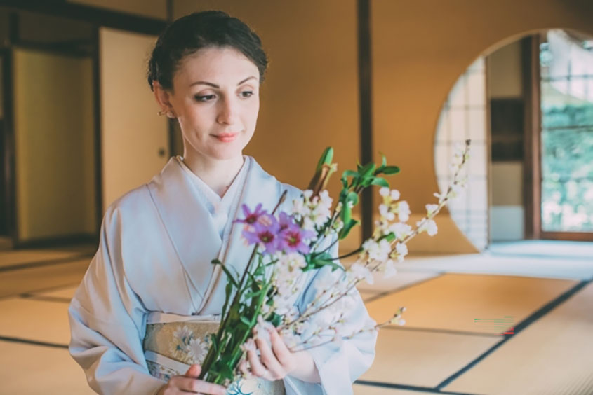 Weaving with Manyo Flowers: 'Nara Manyo Hanaemaki' (Flower Picture ...